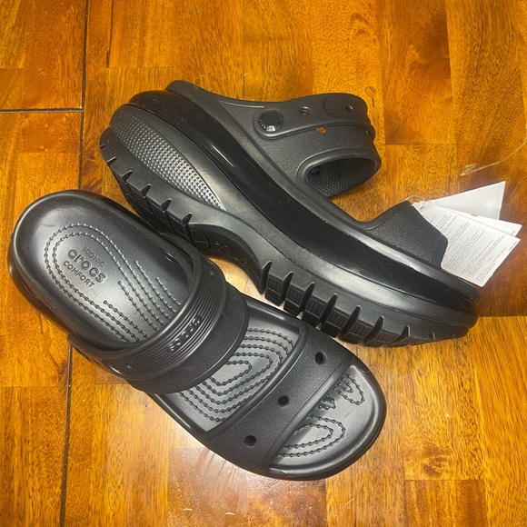 CROCS | Shoes | New Crocs Classic Mega Crush Sandal 2798900 Black Sz 9 ...